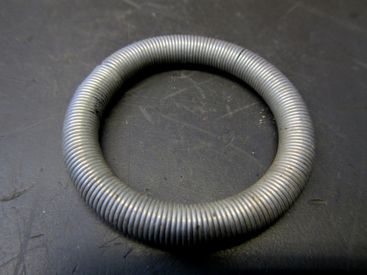 Feder kurz Ringfeder Laufbolzen Dichtring Trabant Neu (10644 ...