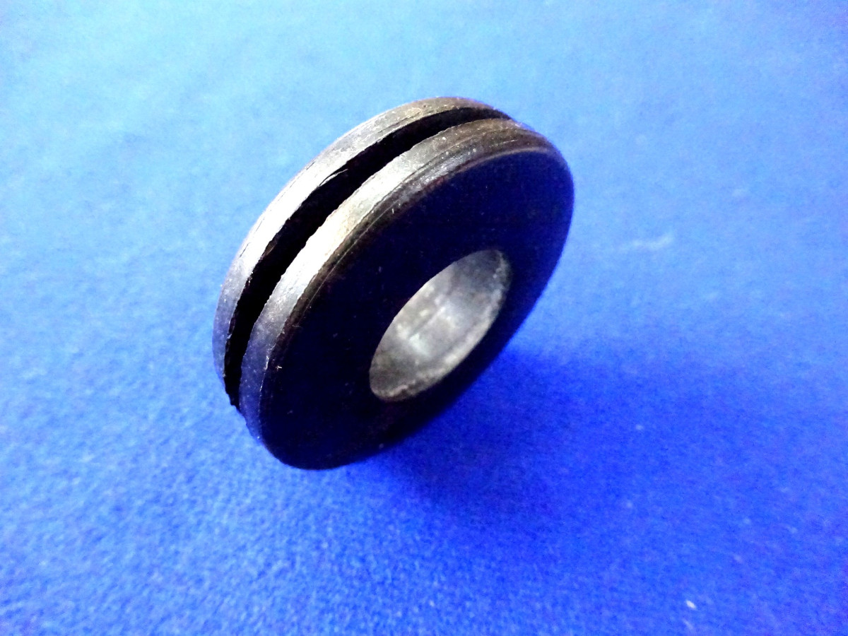 Gummidurchführung 19,5x41,5x10,5 mm IFA DDR (24543) | ***sixpoints ...