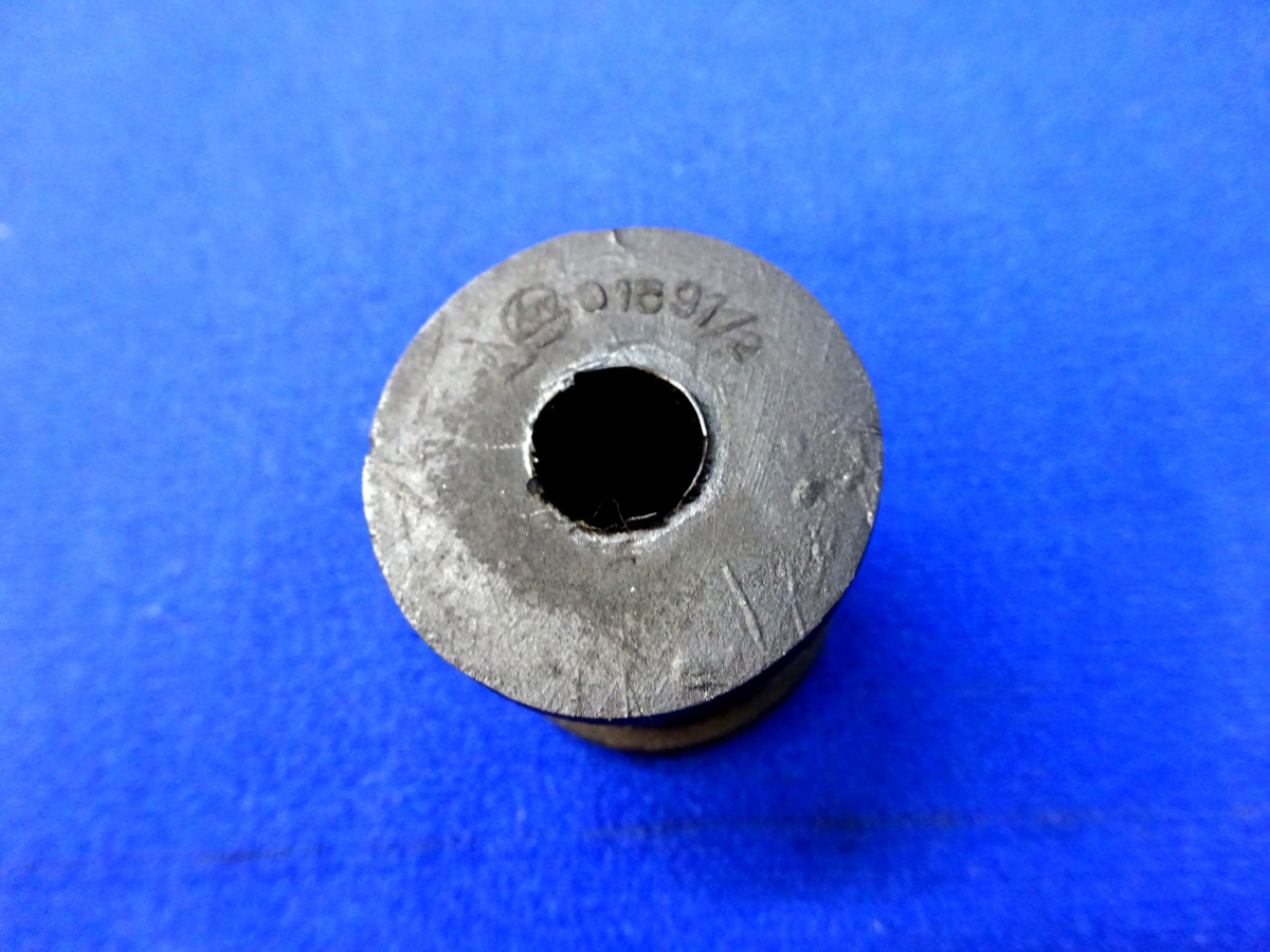 Gummibuchse 9,5 x 23,5/29 x 29 mm IFA DDR (24576) | ***sixpoints*** der ...