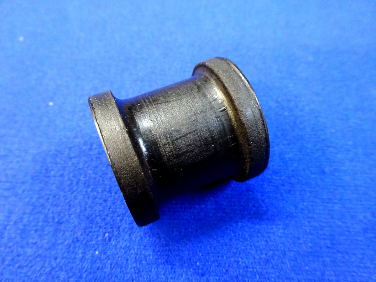 Gummibuchse 9,5 x 23,5/29 x 29 mm IFA DDR (24576) | ***sixpoints*** der ...