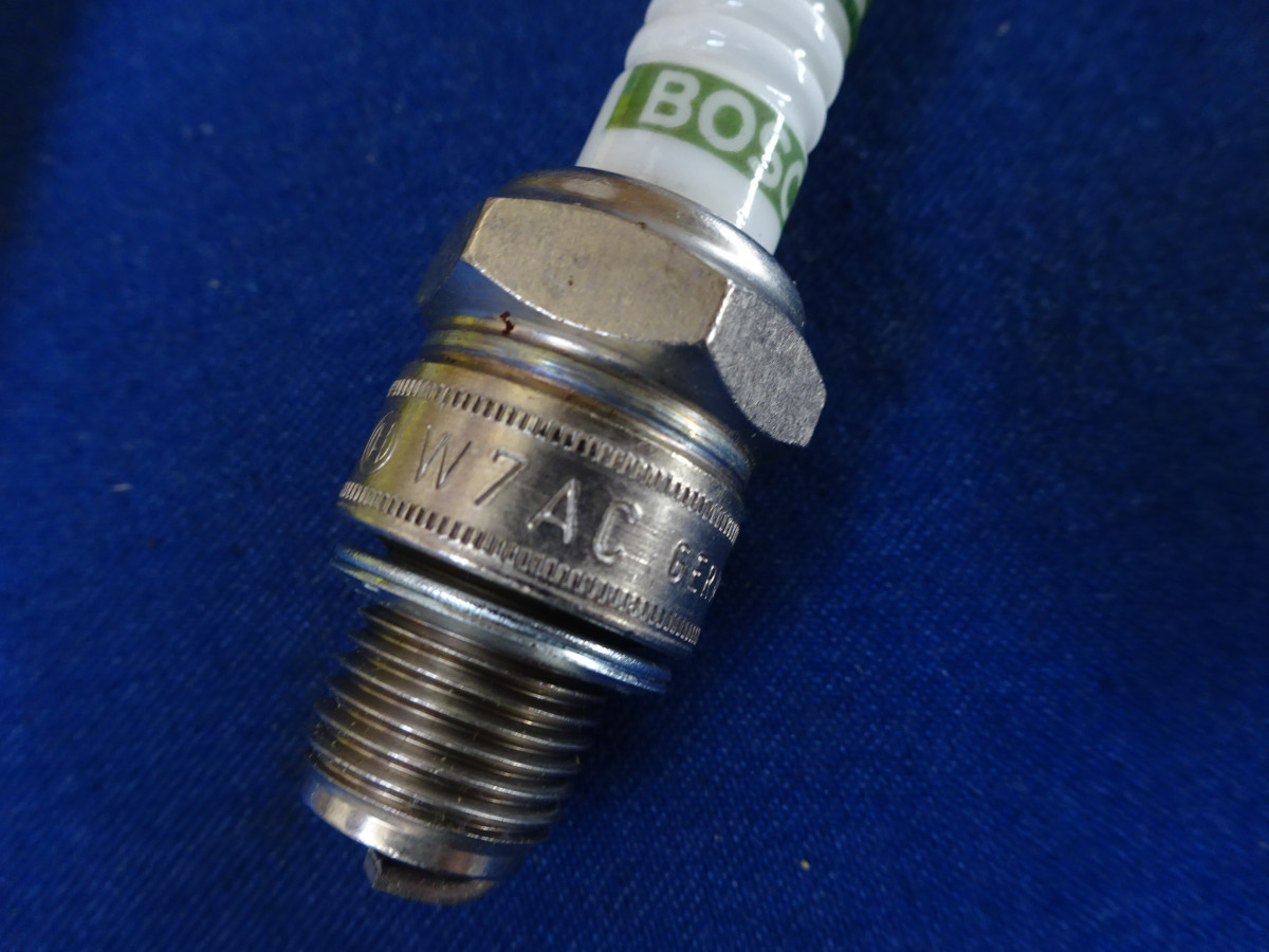Bosch W7AC Zündkerze Wartburg Trabant B1000 (26815) | ***sixpoints ...
