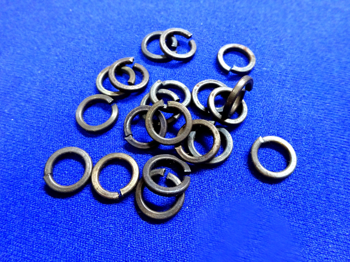 Federring B8 Sicherungsring 8 mm brüniert 20 Stück (25328 ...