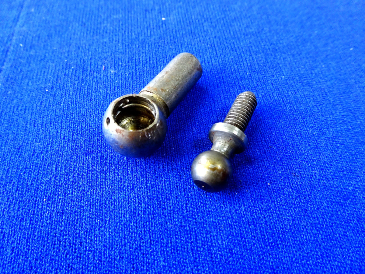 Kugelpfanne AS8 mit Kugelbolzen 8 mm Winkelgelenk IFA DDR (25623 ...