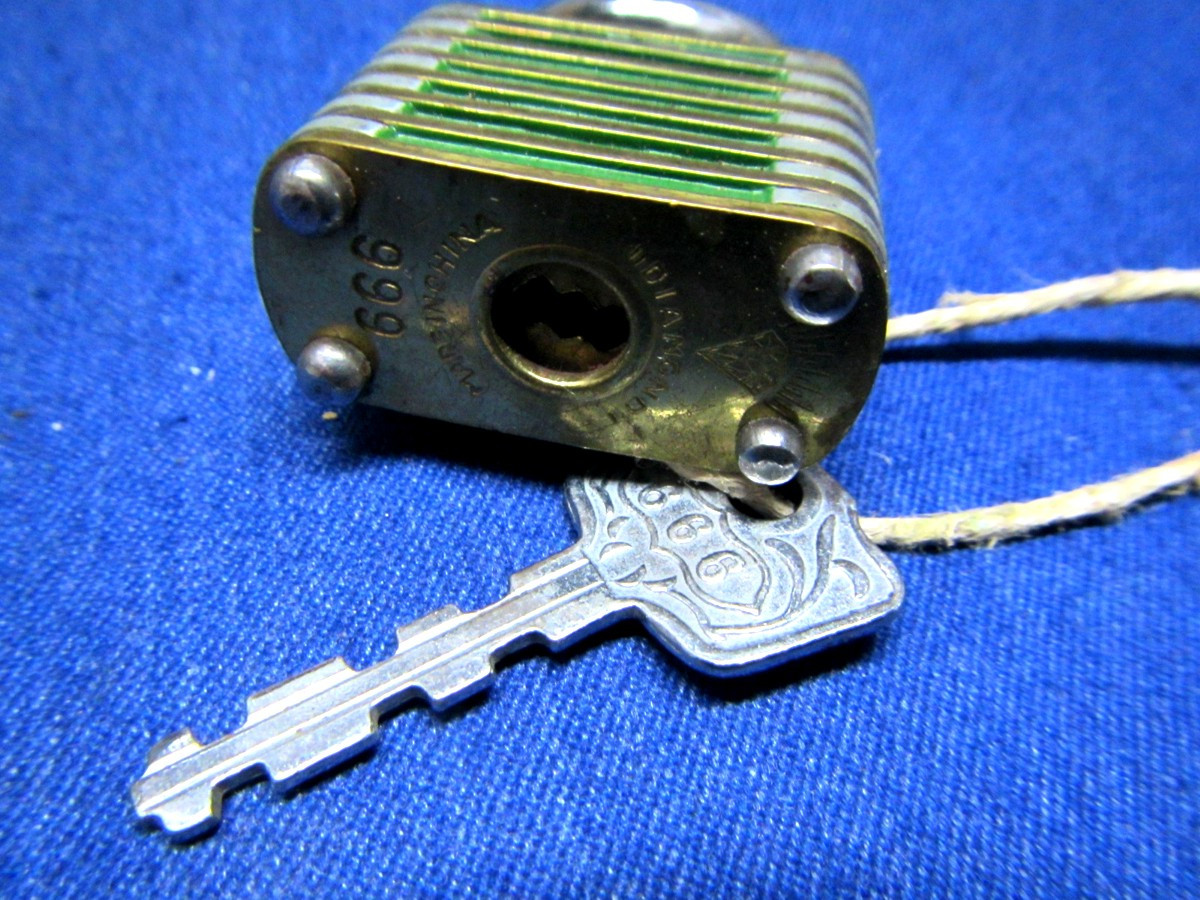 Vorhängeschloss Diamond 666 DDR (23201) | ***sixpoints*** der Oldtimer ...