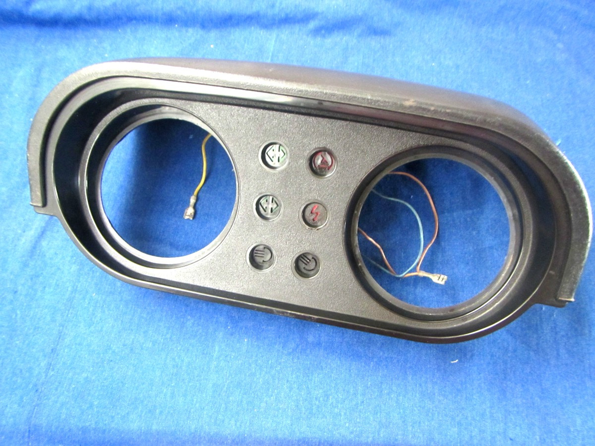 Gerätegehäuse Instrumenten-Blende Armaturenbrett Wartburg 353 (23828 ...